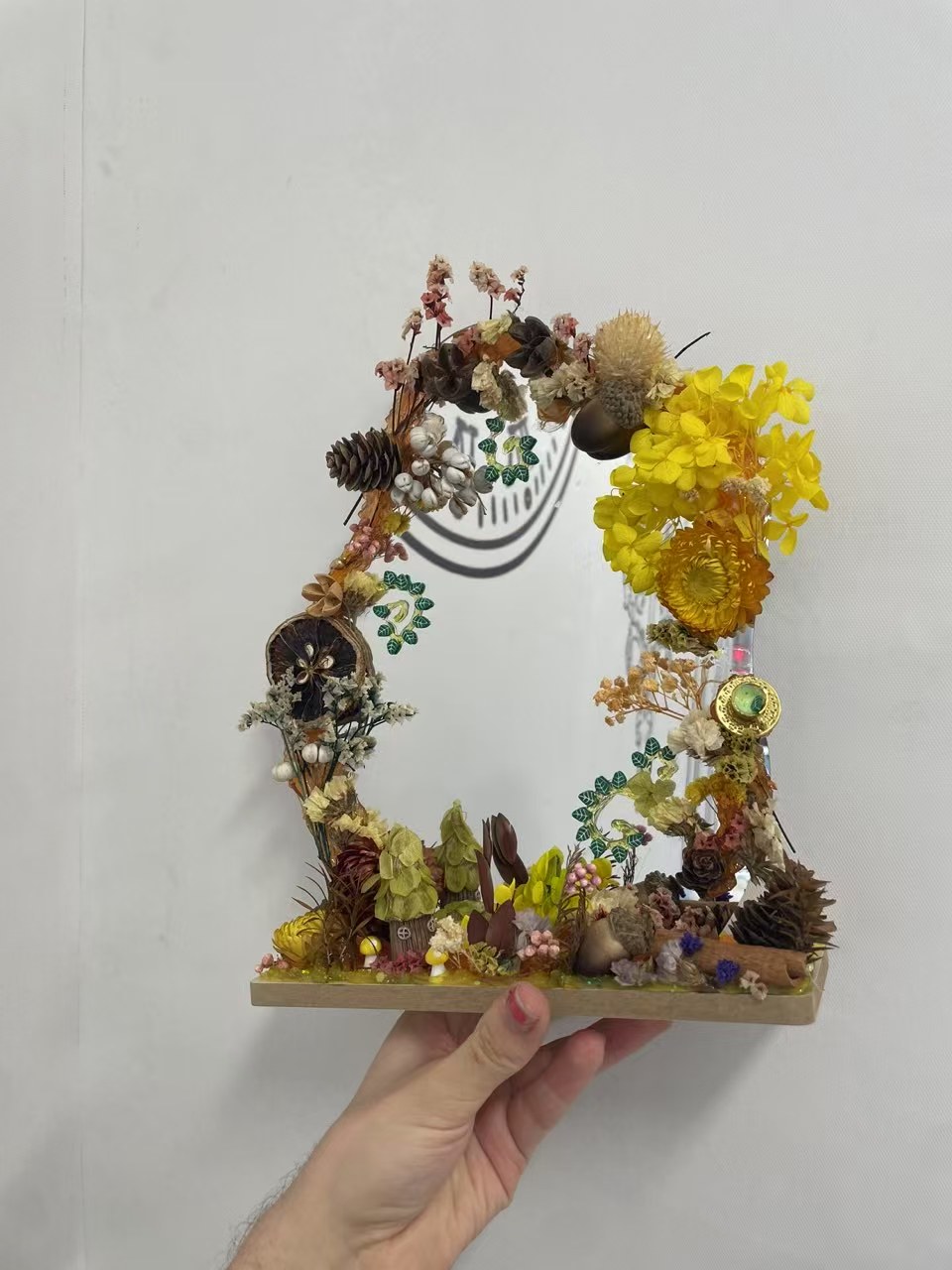 Brookline Dry flower Mirror - Crafts Zone